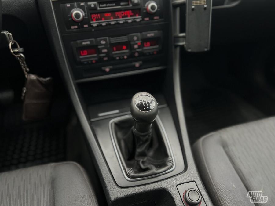 Melns Audi A4 2006 Viļņa, ar dzinēja tilpumu 2.00 L un nobraukumu 298 tūkst. km par 2840 €, foto 18 vietnē AUTOMOTO.COM.LV
