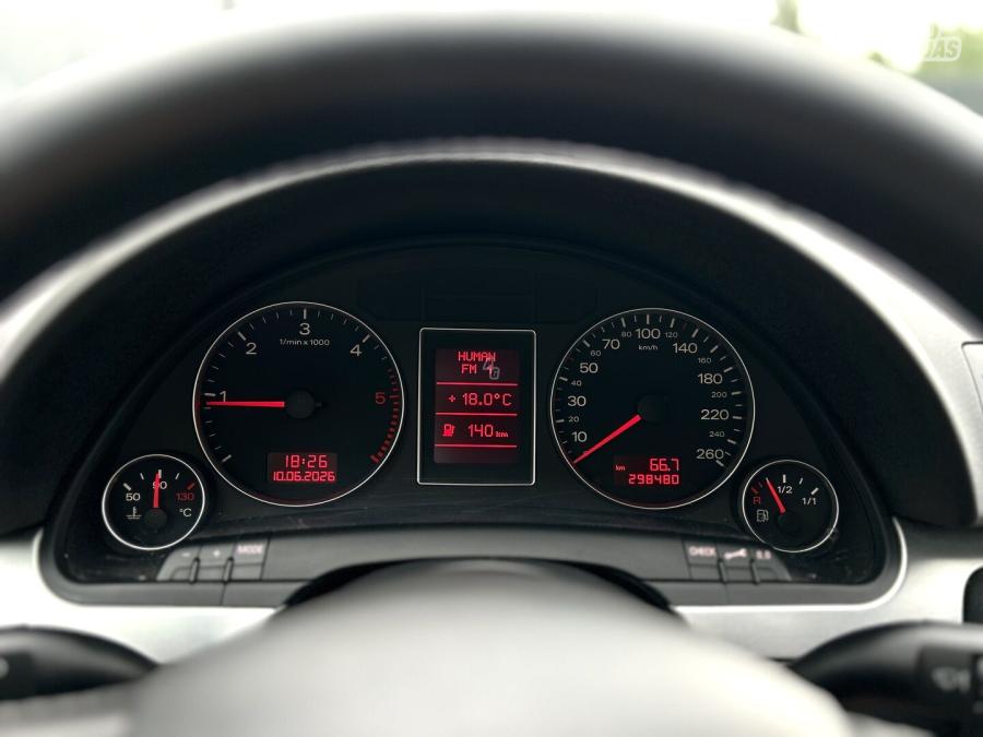 Melns Audi A4 2006 Viļņa, ar dzinēja tilpumu 2.00 L un nobraukumu 298 tūkst. km par 2840 €, foto 19 vietnē AUTOMOTO.COM.LV