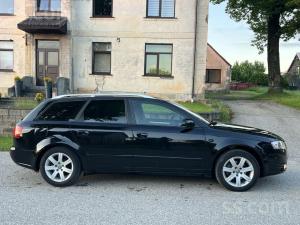 Black Audi A4 2006 in Valmiera, with an engine capacity of 2.00 L and mileage of 341 thousand km for 2250 €, photo 4 on AUTOMOTO.COM.LV