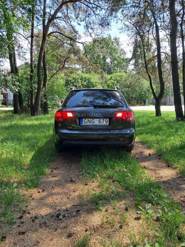 Black Audi A4 2006 in Klaipeda, with an engine capacity of 1.97 L and mileage of 238 thousand km for 3200 €, photo 3 on AUTOMOTO.COM.LV