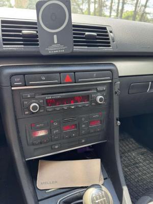 Black Audi A4 2006 in Kaunas, with an engine capacity of 1.97 L and mileage of 441 thousand km for 2200 €, photo 12 on AUTOMOTO.COM.LV