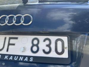 Black Audi A4 2006 in Kaunas, with an engine capacity of 1.97 L and mileage of 441 thousand km for 2200 €, photo 15 on AUTOMOTO.COM.LV