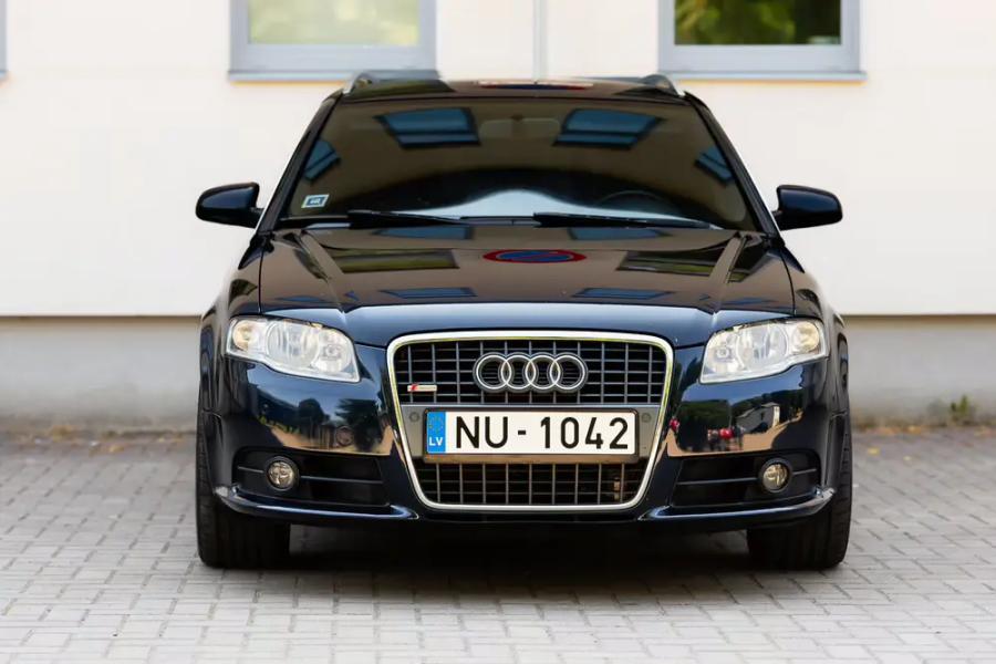 Black Audi A4 2006 in Jelgava, with an engine capacity of 2.70 L and mileage of 404 thousand km for 3900 €, photo 4 on AUTOMOTO.COM.LV
