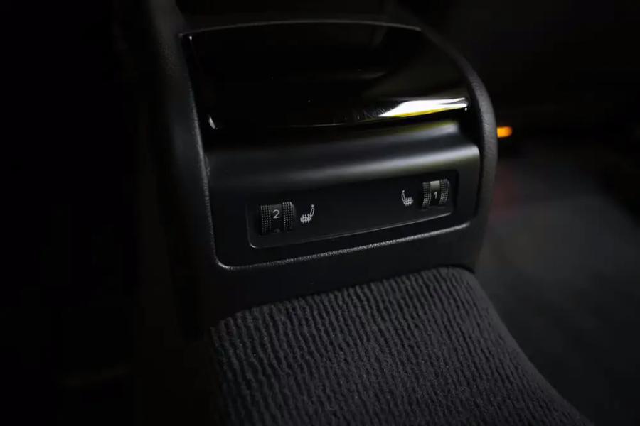 Black Audi A4 2006 in Jelgava, with an engine capacity of 2.70 L and mileage of 404 thousand km for 3900 €, photo 19 on AUTOMOTO.COM.LV
