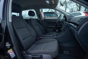 Black Audi A4 2006 in Liepaja, with an engine capacity of 2.00 L and mileage of 302 thousand km for 3800 €, photo 12 on AUTOMOTO.COM.LV