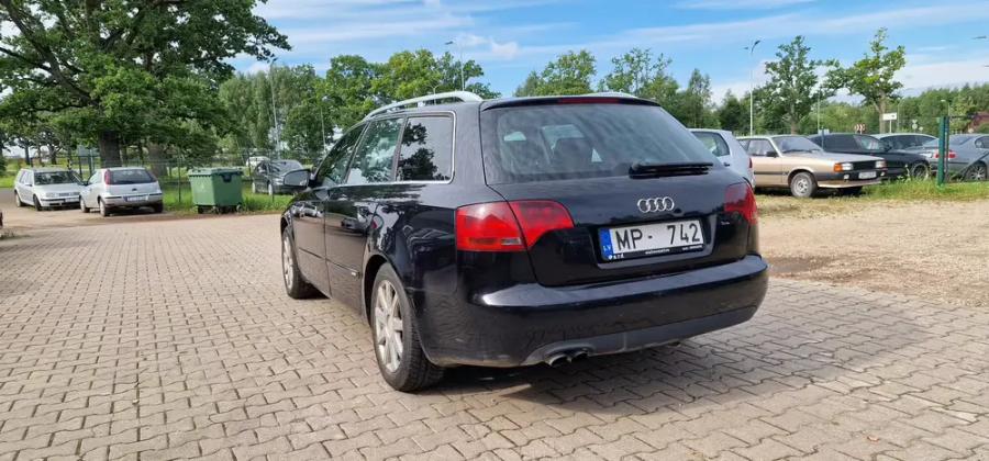 Melns Audi A4 2006 Valmiera, ar dzinēja tilpumu 1.90 L un nobraukumu 373 tūkst. km par 2100 €, foto 5 vietnē AUTOMOTO.COM.LV