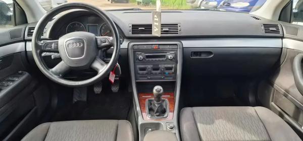 Melns Audi A4 2006 Valmiera, ar dzinēja tilpumu 1.90 L un nobraukumu 373 tūkst. km par 2100 €, foto 7 vietnē AUTOMOTO.COM.LV