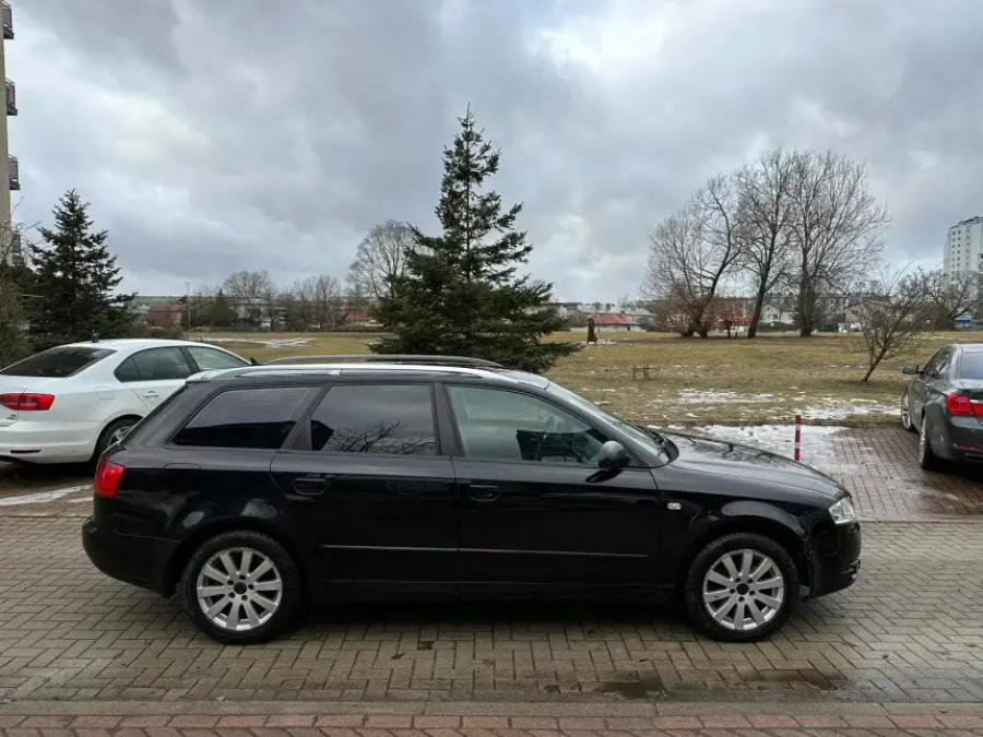 Black Audi A4 2006 in Riga, with an engine capacity of 2.00 L and mileage of 284 thousand km for 2990 €, photo 3 on AUTOMOTO.COM.LV