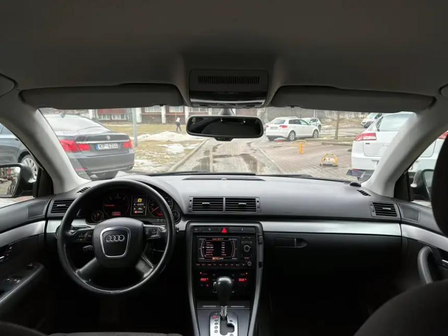 Black Audi A4 2006 in Riga, with an engine capacity of 2.00 L and mileage of 284 thousand km for 2990 €, photo 9 on AUTOMOTO.COM.LV