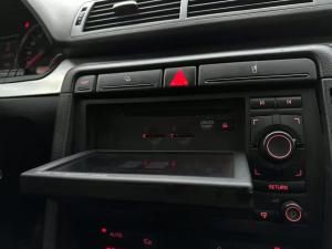 Black Audi A4 2006 in Riga, with an engine capacity of 2.00 L and mileage of 284 thousand km for 2990 €, photo 19 on AUTOMOTO.COM.LV