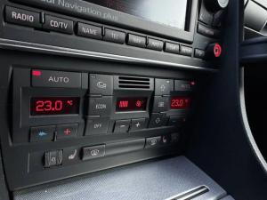 Black Audi A4 2006 in Riga, with an engine capacity of 3.00 L and mileage of 269 thousand km for 3490 €, photo 18 on AUTOMOTO.COM.LV