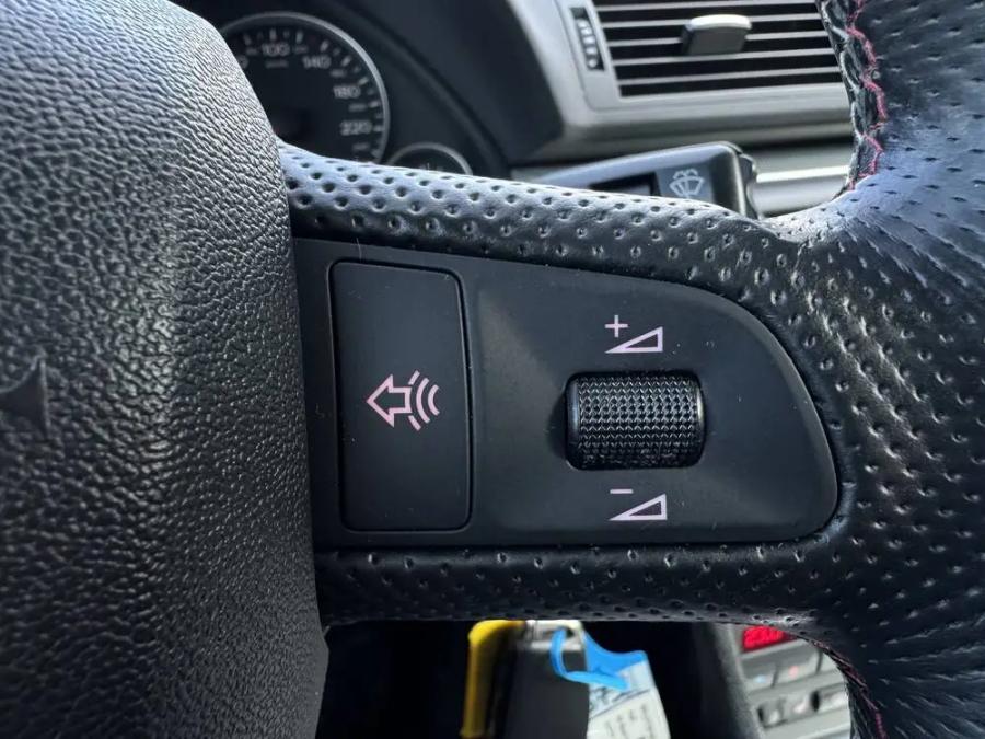 Black Audi A4 2006 in Riga, with an engine capacity of 3.00 L and mileage of 269 thousand km for 3490 €, photo 20 on AUTOMOTO.COM.LV