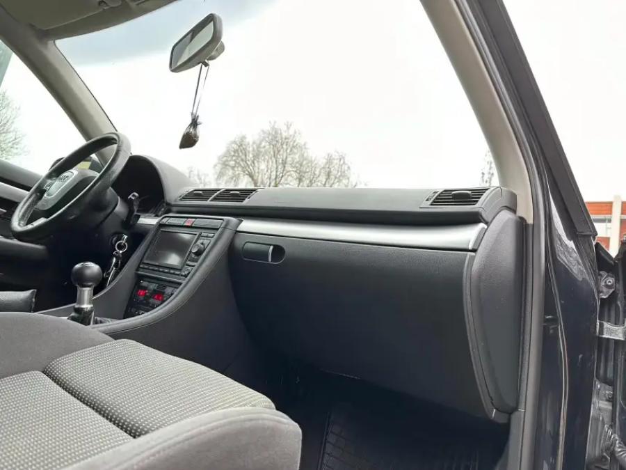 Melns Audi A4 2006 Rīga, ar dzinēja tilpumu 2.00 L un nobraukumu 362 tūkst. km par 2490 €, foto 12 vietnē AUTOMOTO.COM.LV