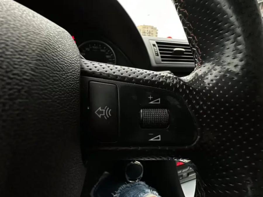 Melns Audi A4 2006 Rīga, ar dzinēja tilpumu 2.00 L un nobraukumu 362 tūkst. km par 2490 €, foto 13 vietnē AUTOMOTO.COM.LV