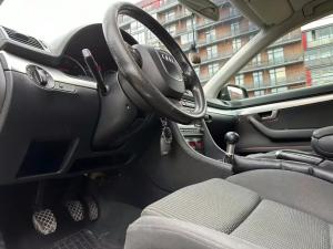 Melns Audi A4 2006 Rīga, ar dzinēja tilpumu 2.00 L un nobraukumu 362 tūkst. km par 2490 €, foto 17 vietnē AUTOMOTO.COM.LV