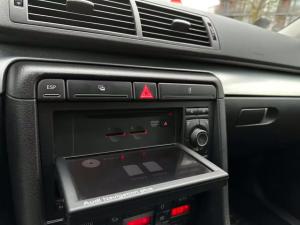 Melns Audi A4 2006 Rīga, ar dzinēja tilpumu 2.00 L un nobraukumu 362 tūkst. km par 2490 €, foto 19 vietnē AUTOMOTO.COM.LV