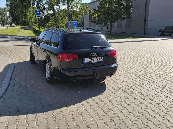 Black Audi A4 2006 in Kaunas, with an engine capacity of 3.00 L and mileage of 334 thousand km for 2600 €, photo 3 on AUTOMOTO.COM.LV