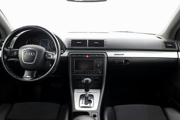 Melns Audi A4 2006 Tallina, ar dzinēja tilpumu 3.00 L un nobraukumu 419 tūkst. km par 2699 €, foto 5 vietnē AUTOMOTO.COM.LV