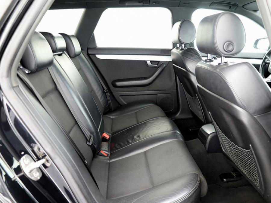 Black Audi A4 2006 in Tallinn, with an engine capacity of 3.00 L and mileage of 419 thousand km for 2699 €, photo 8 on AUTOMOTO.COM.LV