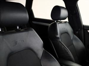 Black Audi A4 2006 in Tallinn, with an engine capacity of 3.00 L and mileage of 419 thousand km for 2699 €, photo 18 on AUTOMOTO.COM.LV
