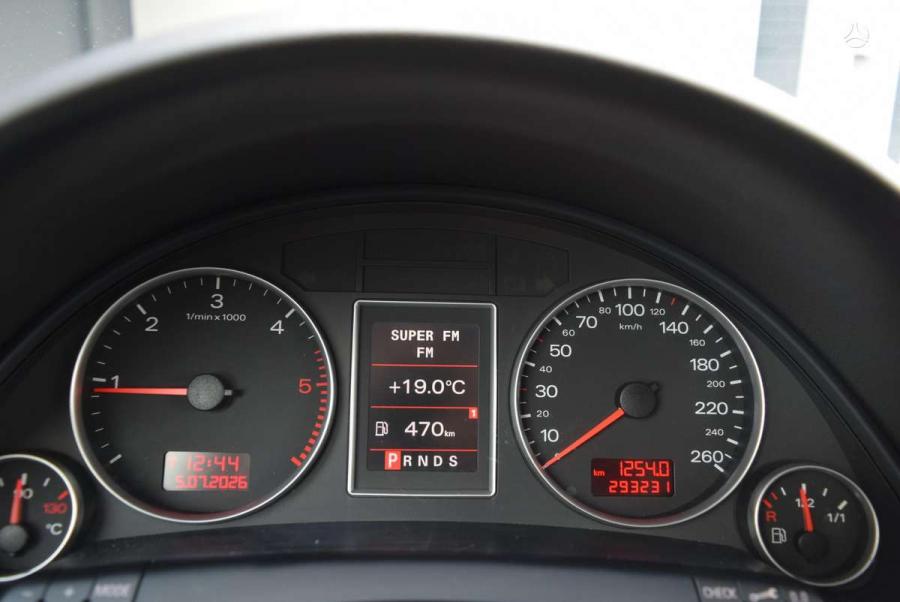 Black Audi A4 2006 in Vilnius, with an engine capacity of 1.99 L and mileage of 293 thousand km for 2750 €, photo 17 on AUTOMOTO.COM.LV