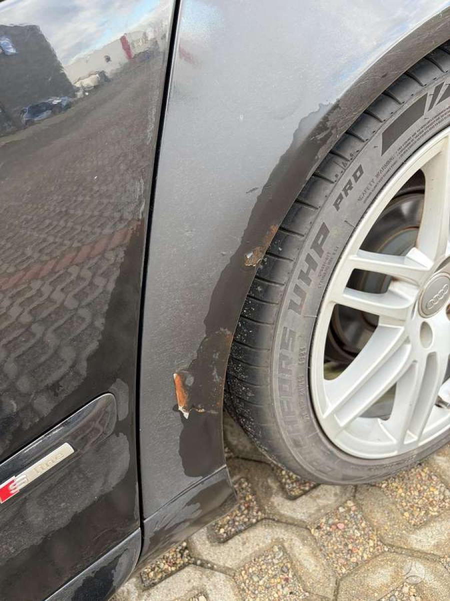 Melns Audi A4 2006 Kauņa, ar dzinēja tilpumu 1.97 L un nobraukumu 355 tūkst. km par 1749 €, foto 23 vietnē AUTOMOTO.COM.LV