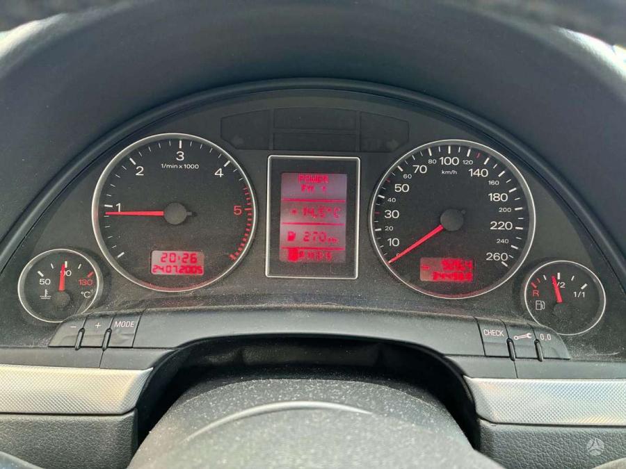 Melns Audi A4 2006 Viļņa, ar dzinēja tilpumu 2.00 L un nobraukumu 375 tūkst. km par 1750 €, foto 13 vietnē AUTOMOTO.COM.LV
