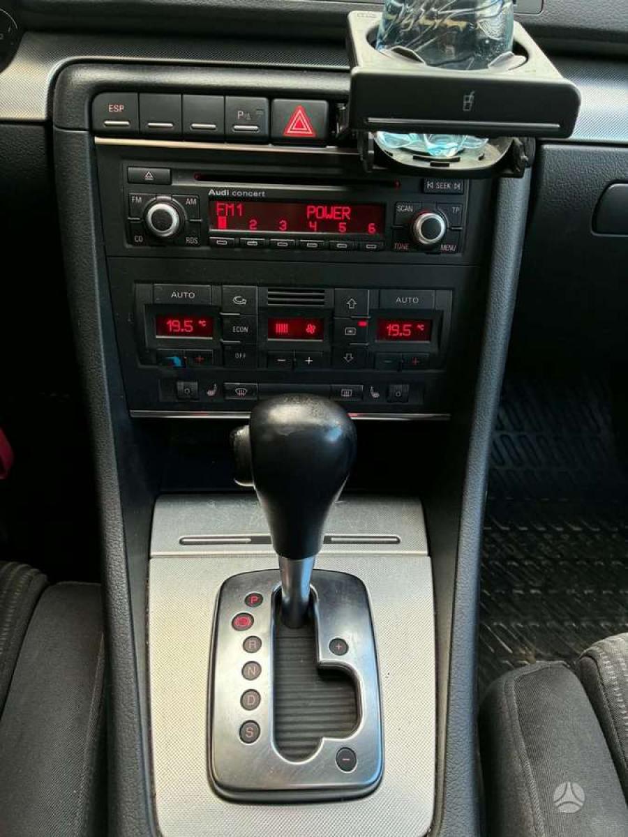Melns Audi A4 2006 Viļņa, ar dzinēja tilpumu 2.00 L un nobraukumu 375 tūkst. km par 1750 €, foto 14 vietnē AUTOMOTO.COM.LV