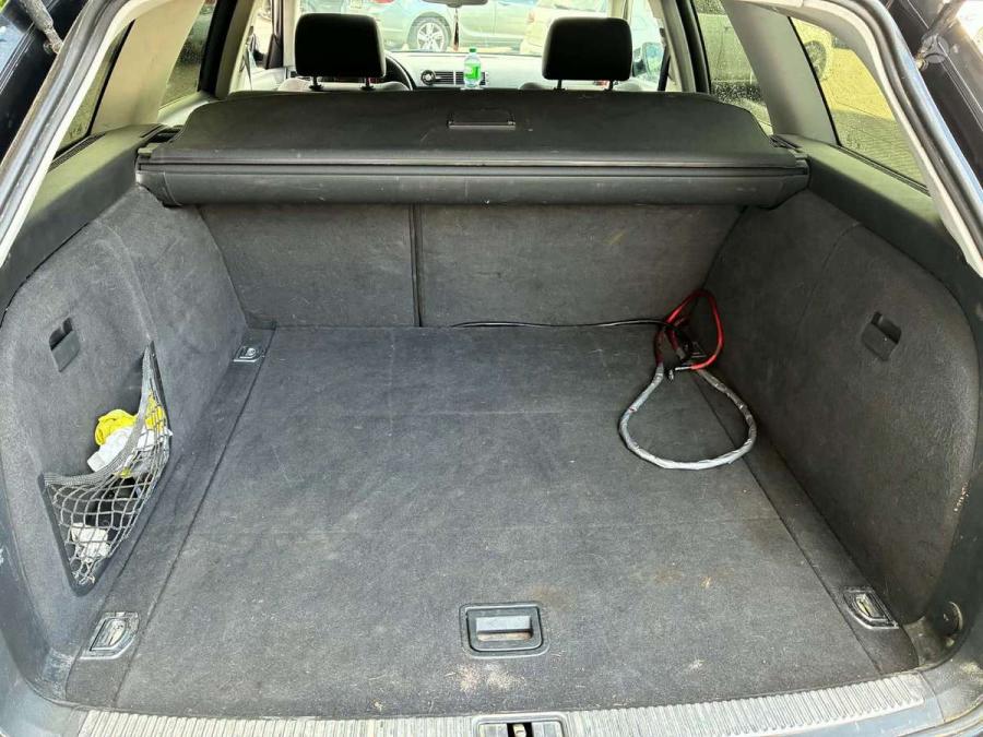 Melns Audi A4 2006 Viļņa, ar dzinēja tilpumu 2.00 L un nobraukumu 375 tūkst. km par 1750 €, foto 15 vietnē AUTOMOTO.COM.LV