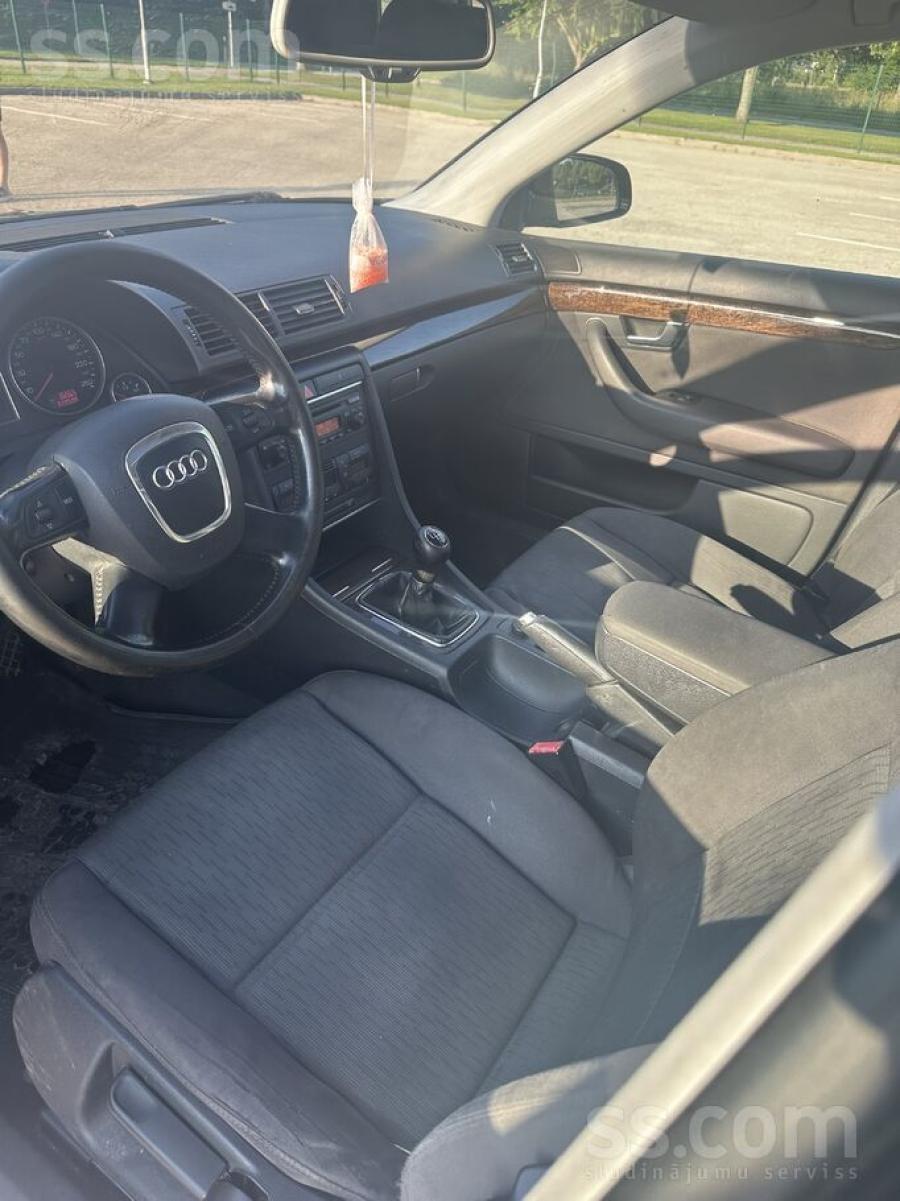 Black Audi A4 2006 in Riga, with an engine capacity of 2.00 L and mileage of 329 thousand km for 1850 €, photo 6 on AUTOMOTO.COM.LV