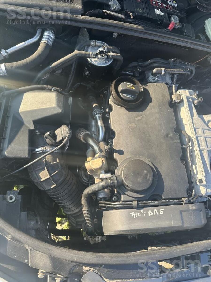 Black Audi A4 2006 in Riga, with an engine capacity of 2.00 L and mileage of 329 thousand km for 1850 €, photo 8 on AUTOMOTO.COM.LV