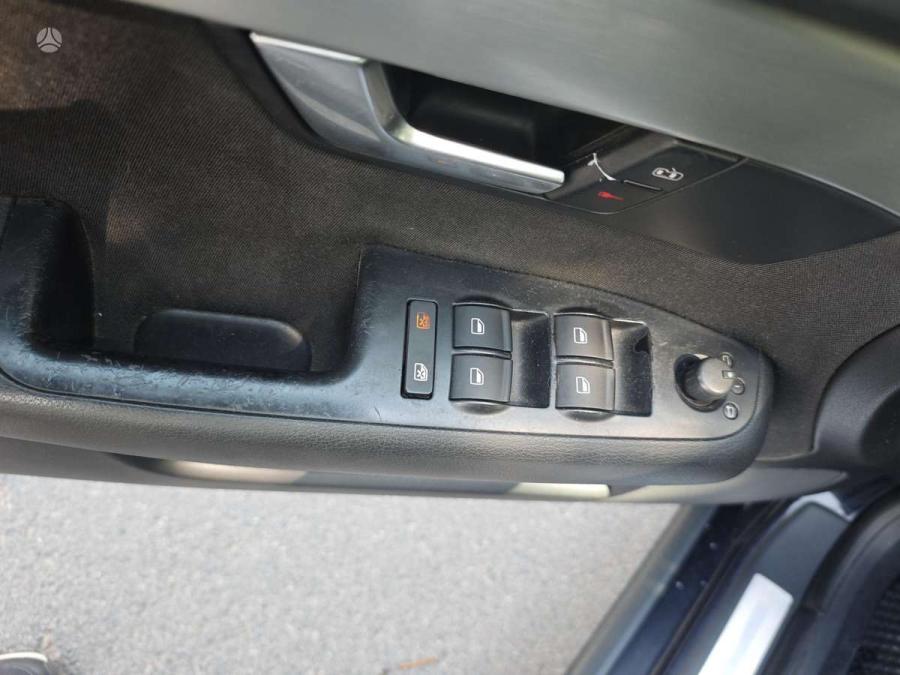 Black Audi A4 2006 in Kaunas, with an engine capacity of 1.99 L and mileage of 379 thousand km for 2350 €, photo 13 on AUTOMOTO.COM.LV