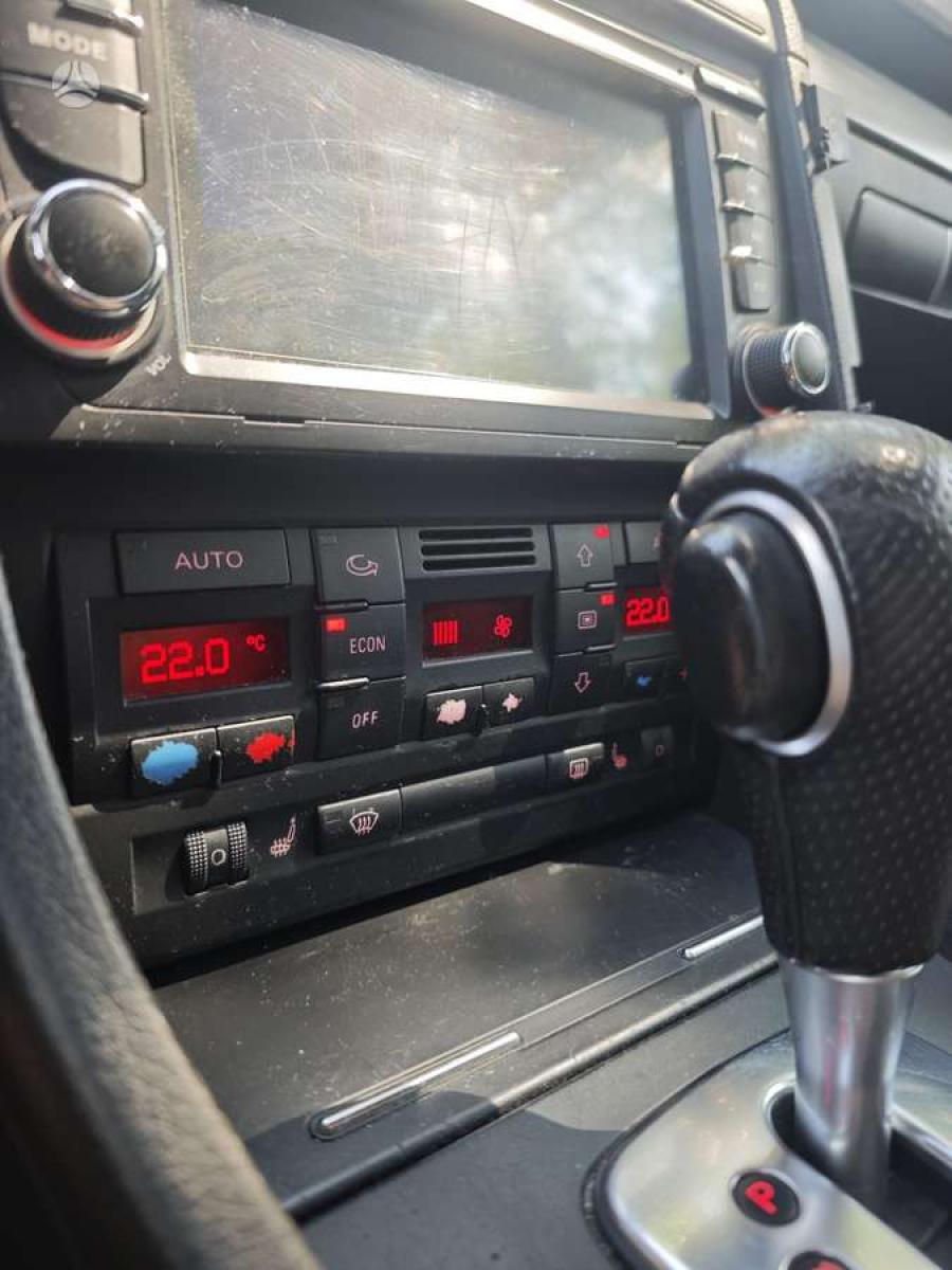 Black Audi A4 2006 in Kaunas, with an engine capacity of 1.99 L and mileage of 379 thousand km for 2350 €, photo 15 on AUTOMOTO.COM.LV