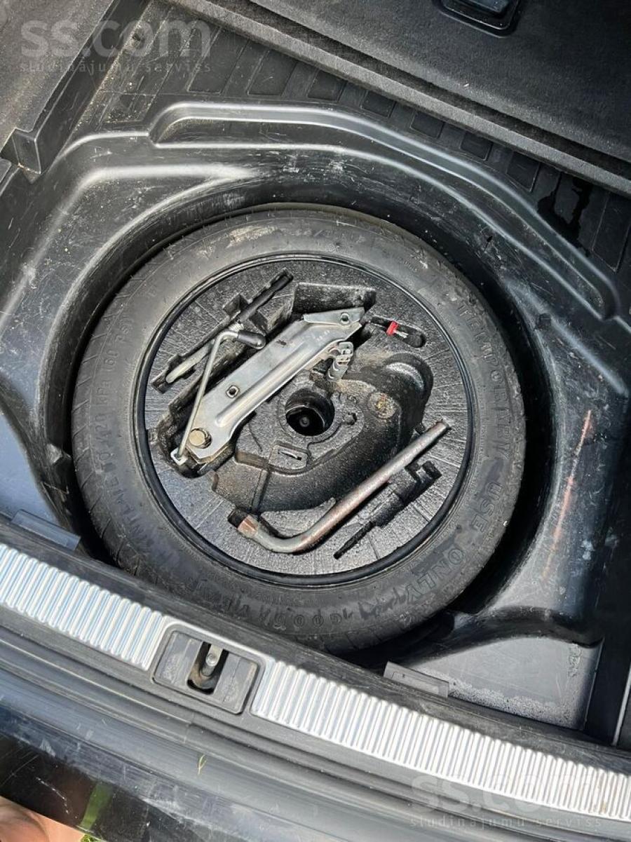 Black Audi A4 2006 in Riga, with an engine capacity of 2.00 L and mileage of 390 thousand km for 1950 €, photo 12 on AUTOMOTO.COM.LV