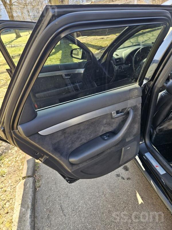 Black Audi A4 2006 in Riga, with an engine capacity of 2.00 L and mileage of 415 thousand km for 2390 €, photo 6 on AUTOMOTO.COM.LV