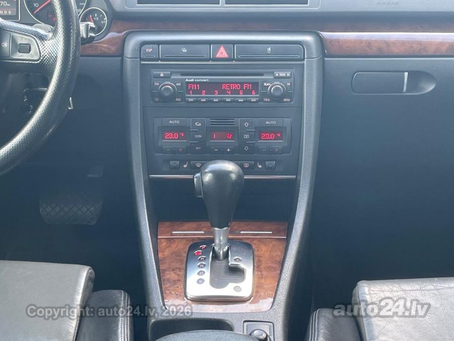 Melns Audi A4 2006 Tallina, ar dzinēja tilpumu 3.00 L un nobraukumu 276 tūkst. km par 4550 €, foto 12 vietnē AUTOMOTO.COM.LV