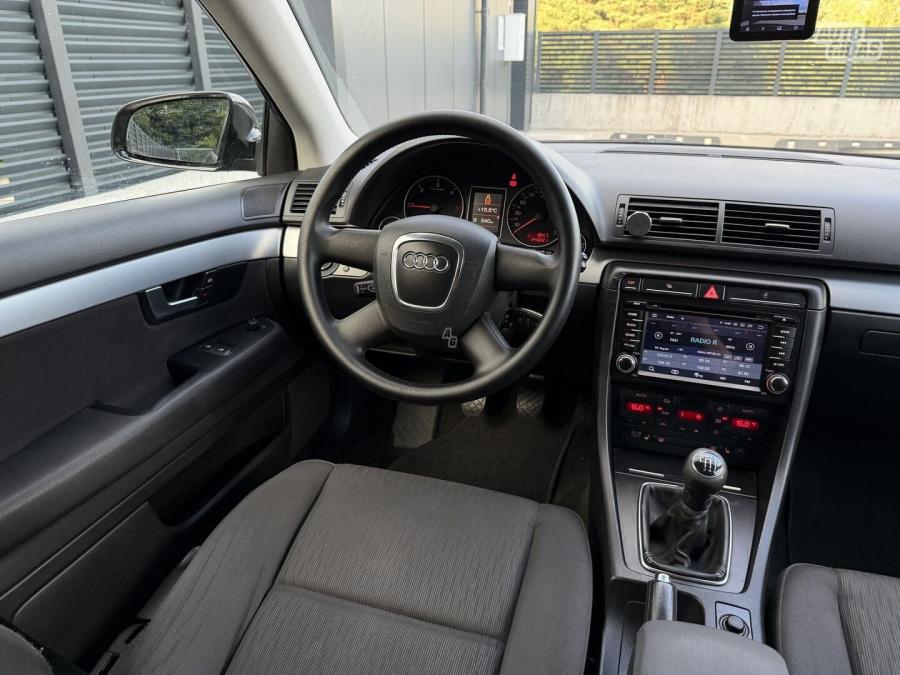 Melns Audi A4 2006 Viļņa, ar dzinēja tilpumu 2.00 L un nobraukumu 340 tūkst. km par 2350 €, foto 8 vietnē AUTOMOTO.COM.LV