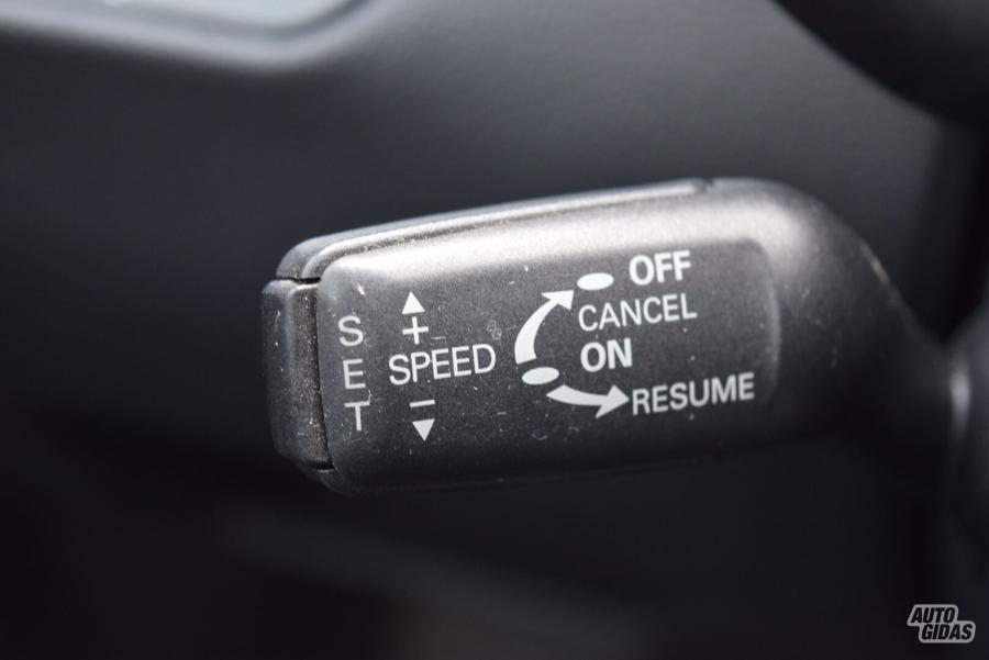 Black Audi A4 2006 in Vilnius, with an engine capacity of 2.00 L and mileage of 293 thousand km for 2750 €, photo 18 on AUTOMOTO.COM.LV