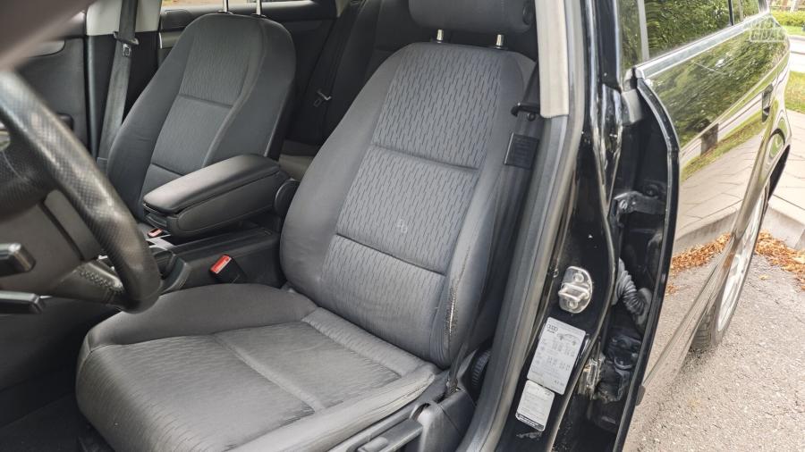 Black Audi A4 2006 in Alytus, with an engine capacity of 2.00 L and mileage of 402 thousand km for 2400 €, photo 12 on AUTOMOTO.COM.LV