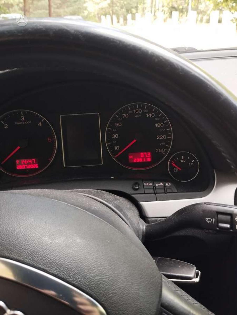 Черный Ауди А4 2006 в Вильнюс, объемом двигателя 2.00 л и пробегом 238 тыс. км за 2250 €, фото 10 на AUTOMOTO.COM.LV