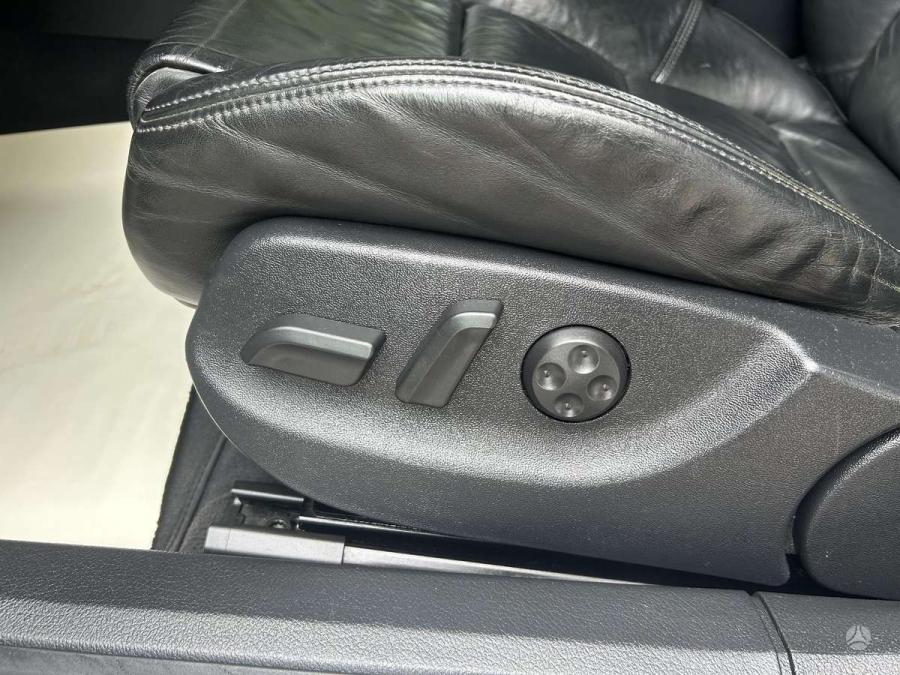 Melns Audi A4 2006 Vilkaviškis, ar dzinēja tilpumu 1.99 L un nobraukumu 243 tūkst. km par 3350 €, foto 19 vietnē AUTOMOTO.COM.LV