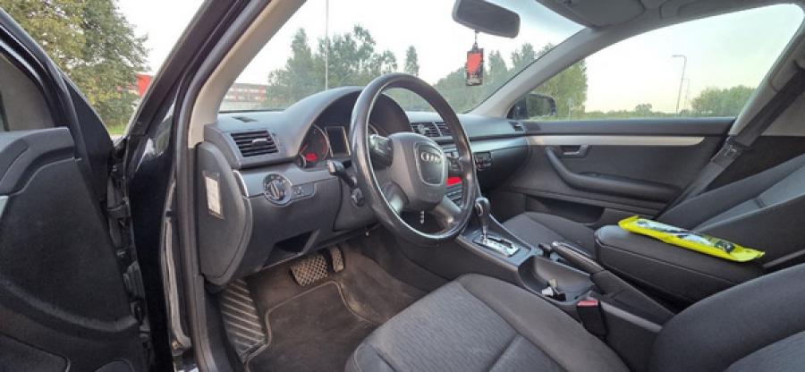 Melns Audi A4 2006 Kohtla-Jerve, ar dzinēja tilpumu 2.00 L un nobraukumu 373 tūkst. km par 2500 €, foto 10 vietnē AUTOMOTO.COM.LV