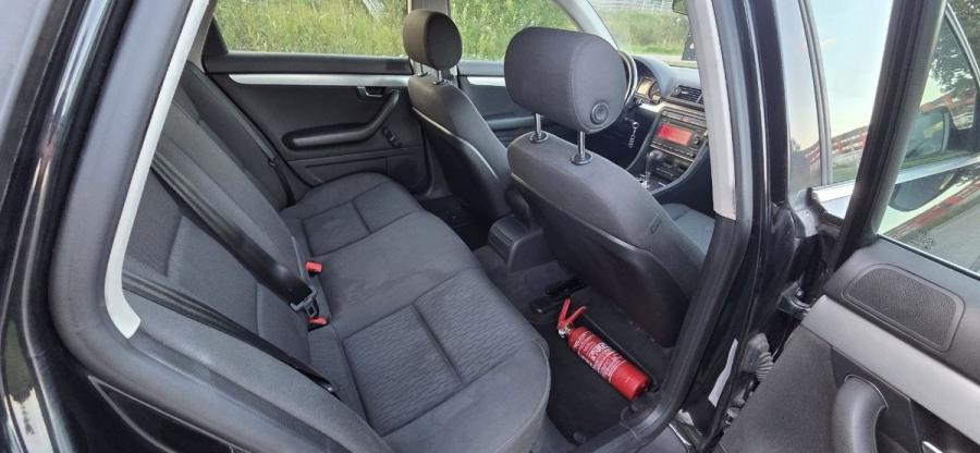 Melns Audi A4 2006 Kohtla-Jerve, ar dzinēja tilpumu 2.00 L un nobraukumu 373 tūkst. km par 2500 €, foto 19 vietnē AUTOMOTO.COM.LV