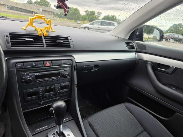 Black Audi A4 2006 in Kaunas, with an engine capacity of 1.97 L and mileage of 274 thousand km for 2100 €, photo 10 on AUTOMOTO.COM.LV