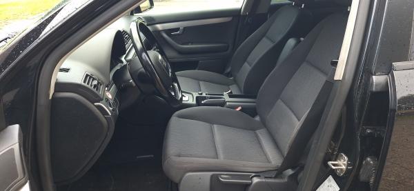 Audi A4 2006 in Silute on AUTOMOTO.COM.LV Black Audi A4 2006 in Silute, with an engine capacity of 2.00 L and mileage of 293 thousand km for 2650 €, photo 6 on AUTOMOTO.COM.LV
