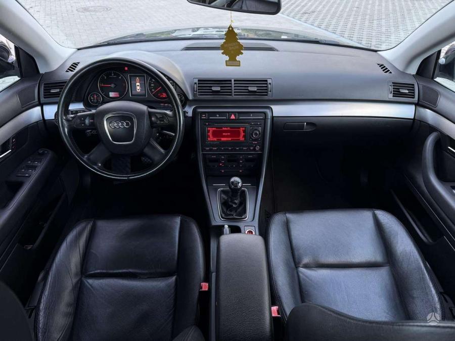 Melns Audi A4 2006 Kauņa, ar dzinēja tilpumu 1.90 L un nobraukumu 270 tūkst. km par 2390 €, foto 17 vietnē AUTOMOTO.COM.LV