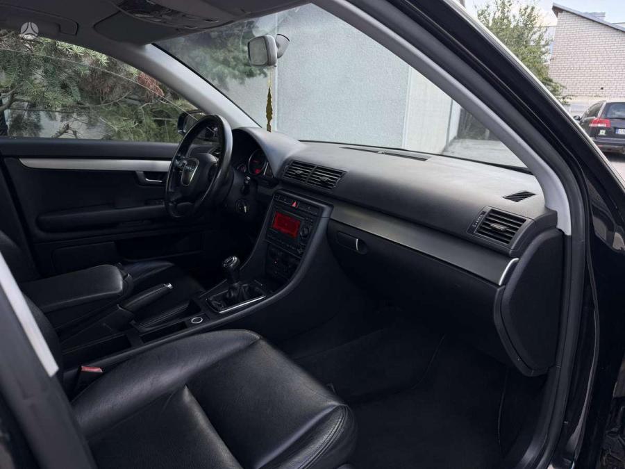 Melns Audi A4 2006 Kauņa, ar dzinēja tilpumu 1.90 L un nobraukumu 270 tūkst. km par 2390 €, foto 18 vietnē AUTOMOTO.COM.LV
