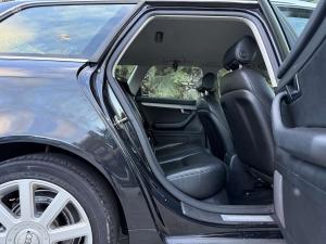 Melns Audi A4 2006 Kauņa, ar dzinēja tilpumu 1.90 L un nobraukumu 270 tūkst. km par 2390 €, foto 21 vietnē AUTOMOTO.COM.LV