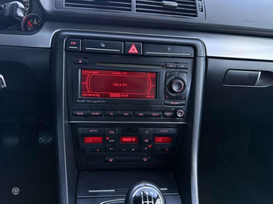 Melns Audi A4 2006 Kauņa, ar dzinēja tilpumu 1.90 L un nobraukumu 270 tūkst. km par 2390 €, foto 25 vietnē AUTOMOTO.COM.LV