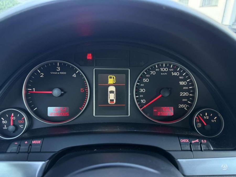 Melns Audi A4 2006 Kauņa, ar dzinēja tilpumu 1.90 L un nobraukumu 270 tūkst. km par 2390 €, foto 30 vietnē AUTOMOTO.COM.LV